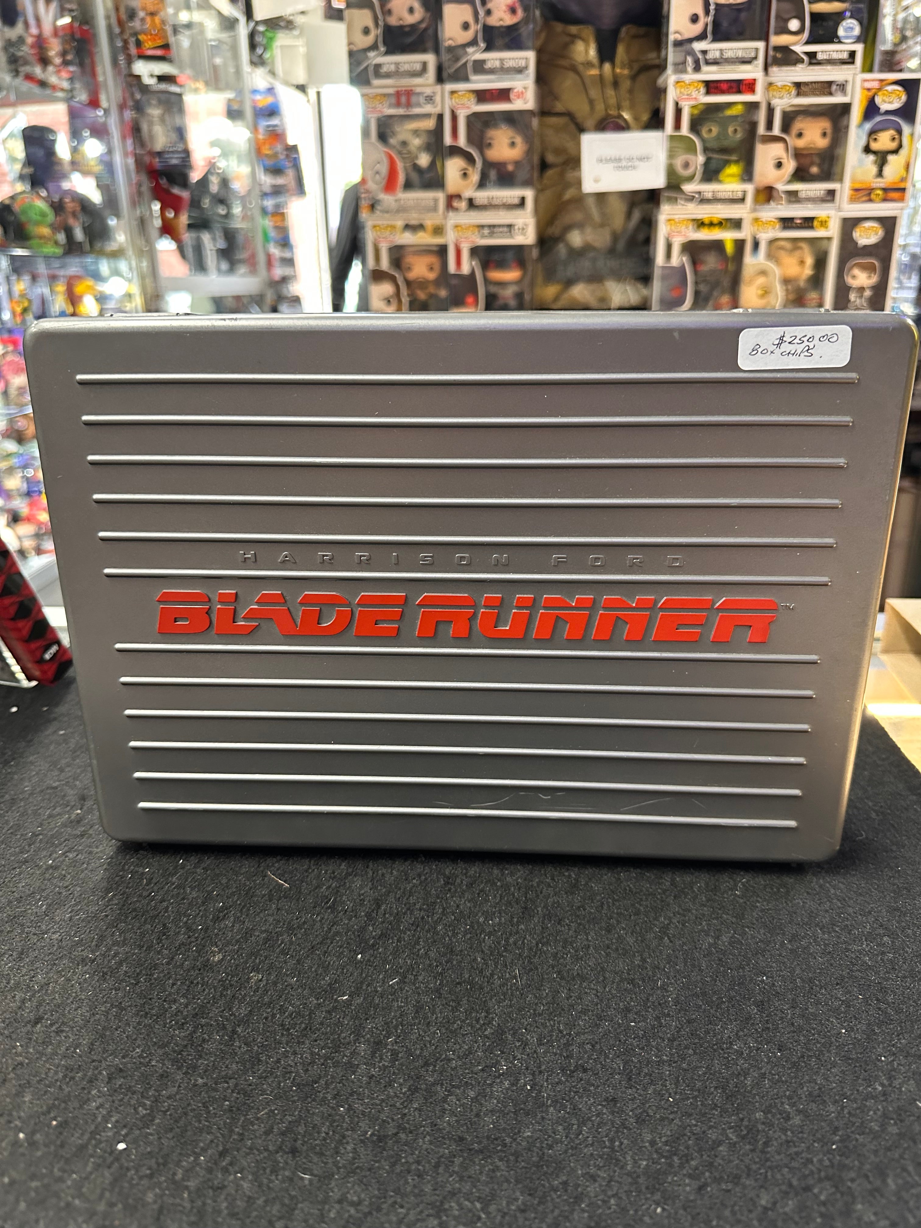 BLADE RUNNER--ULTIMATE HD-DVD BRIEFCASE EDITION SET ( BOXED CHIPPED ...
